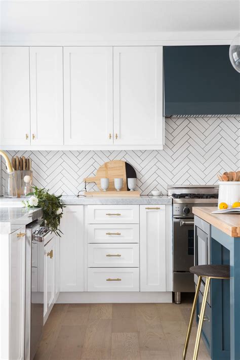50 White Herringbone Backsplash Tile In Style White Kitchen