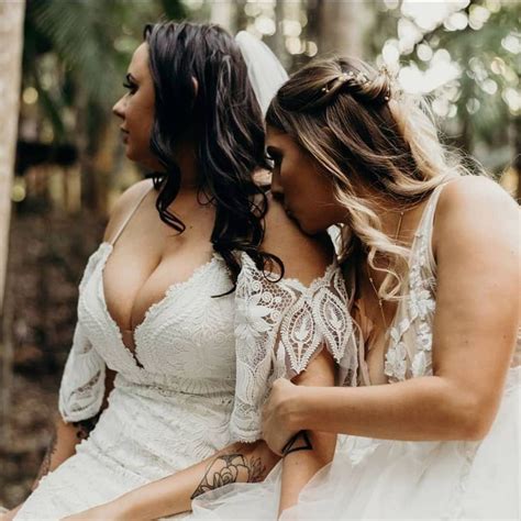 Lesbian Couple ♀️ Lesbian Bride Cute Lesbian Couples Lesbian Wedding