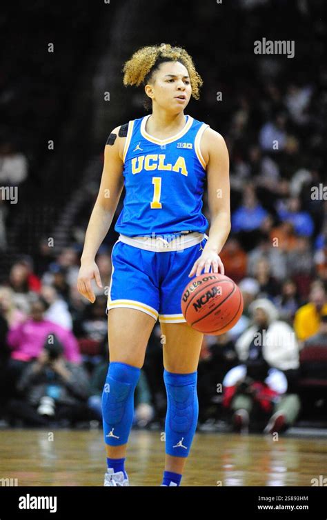 Newark Usa 20th Jan 2025 Uclas Kiki Rice 1 Controls The Court At