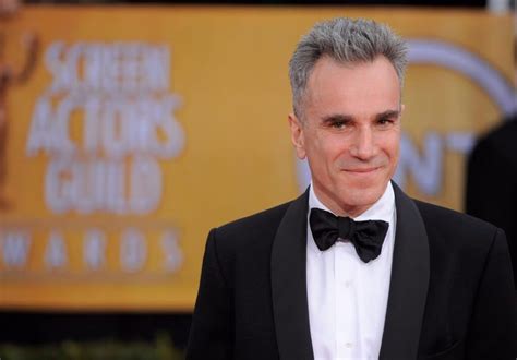 چهره غیرقابل تشخیص دنیل دی لوئیس پس از ۴ سال انزوا تصاویر