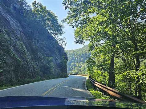 The 98 Mile Scenic Drive In North Carolina That Costs Nothing And Feels