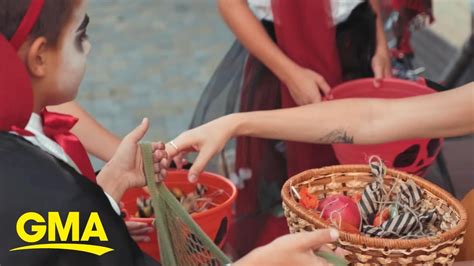 ‘shrinkflation Hits The Halloween Candy Market L Gma Youtube