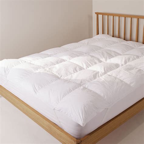 Luxury Down Alternative Mattress Topper