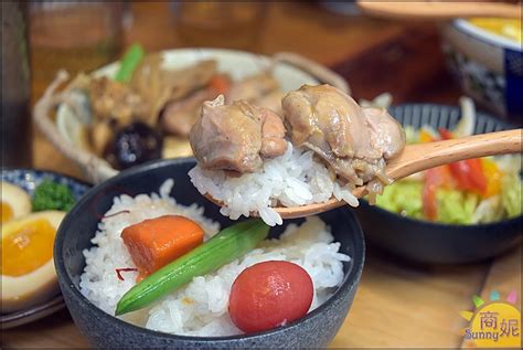 逢甲超好吃日式定食 米飯湯品吃到飽必點炭烤燒鳥丼雞肉漢堡排軟嫩多汁還有炭香