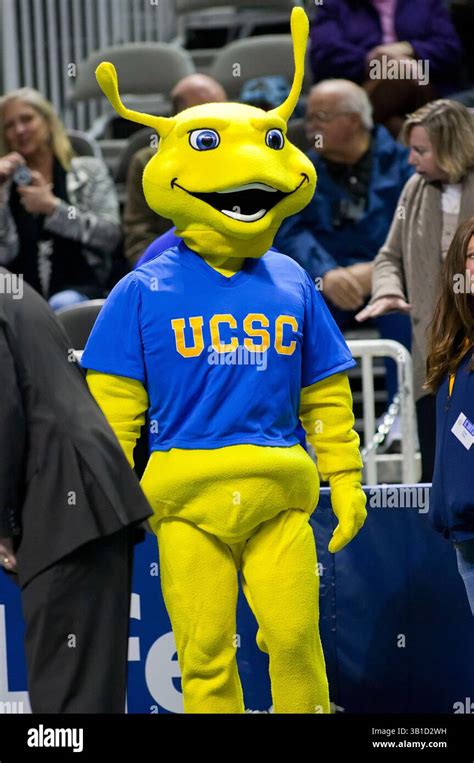 Banana Slugs Mascot