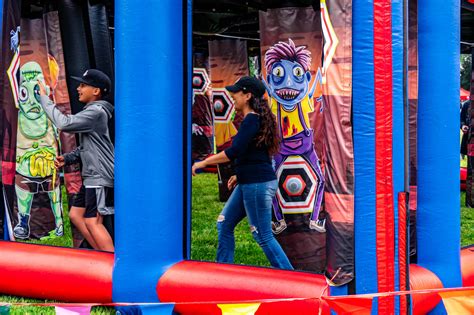 Mega Maze And Quick X Scape In Action At Sce Linemans Rodeo Event Mega Entertainment Inc