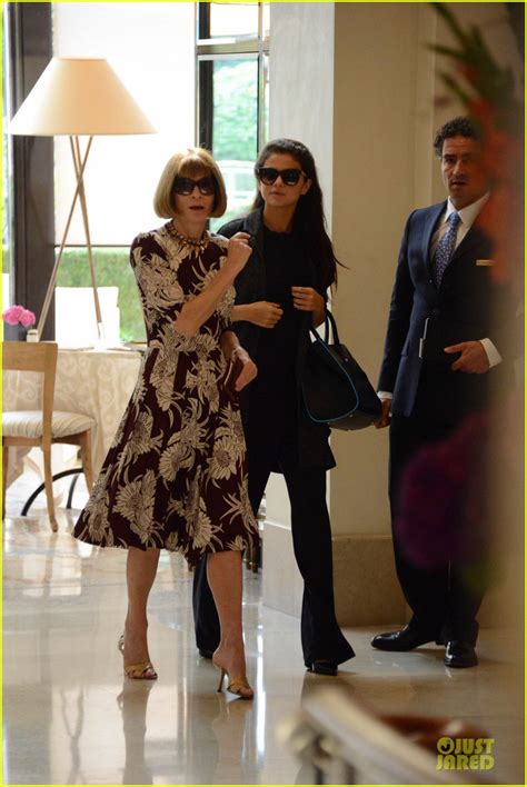 Selena Gomez Meets Anna Wintour In Milan Photo 2956752 Anna Wintour Selena Gomez Photos