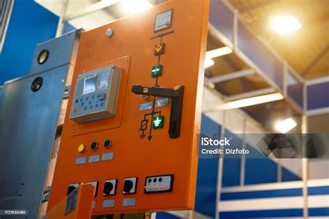 3상 교류의 전기 에너지를 수신 및 분배하기 위한 개폐 장치 공장 산업 건물에 대한 스톡 사진 및 기타 이미지 공장 산업 건물 연료 및 전력 생산 워싱턴 Dc
