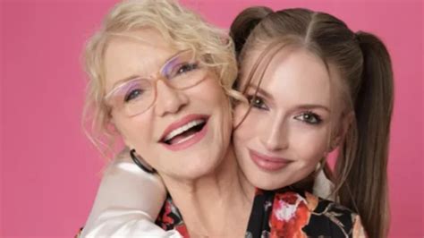 Yasemin Kay Allenın Annesi Suna Yıldızoğlu Sonja Eady Kimdir Nereli