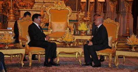 ព្រះករុណា ព្រះមហាក្សត្រ ប្រទានព្រះរាជសវនាការ ជូនឯកឧត្តមប្រធានរដ្ឋឡាវ ក្រសួងព័ត៌មាន