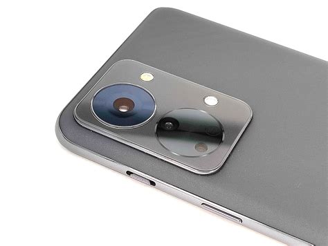 OnePlus Nord 2T smartphone review: Budget high-end phone with little ...