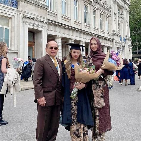 Potret Cantik Ziankha Amorette Putri Ingrid Kansil Yang Jarang Tersorot Kini Sedang Kuliah S2