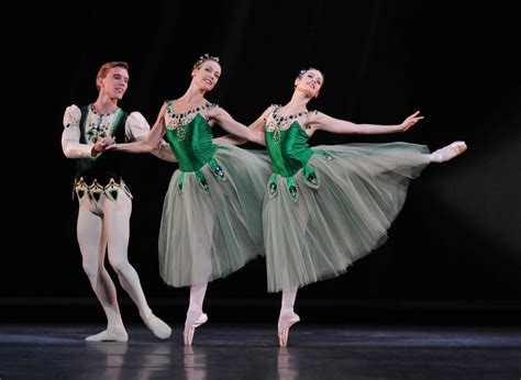Van Cleef And Arpels Returns To World Of Ballet
