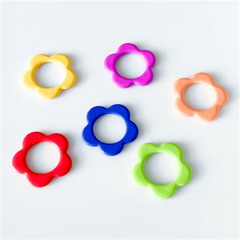 Five Leaf Flower Shape Metal Stitch Marker 6 Per Pack Fabric8