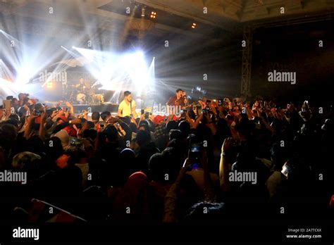 Ariel Noah Hi Res Stock Photography And Images Alamy