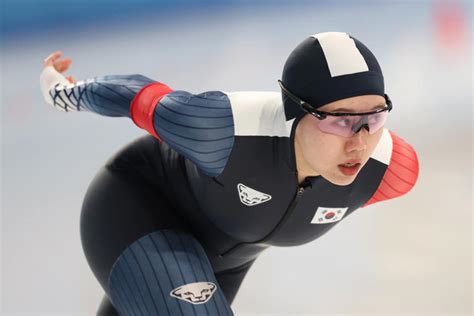 한 바퀴 더 남았는데 종 친 심판 빙속 박지우 오심으로 금메달 놓쳐