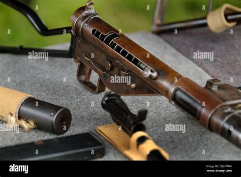 British Submachine Guns Of Ww2