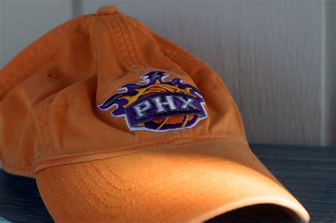 무료 이미지 구두 주황색 푸른 의류 노랑 팔 머리 장식 야구 모자 캡 신발류 2376x1581 440101 무료 이미지 Pxhere