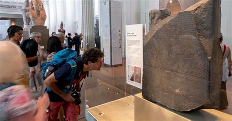 egypt wants the rosetta stone back from britain is now the time to