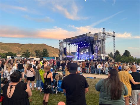 Your Guide To Outdoor Summer Concerts Lysi Bishop Lysi Bishop R