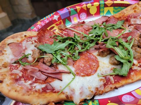 Review Holiday Flatbread Joins Returning Cold Brew And Grey Stuff At Red Rose Taverne In