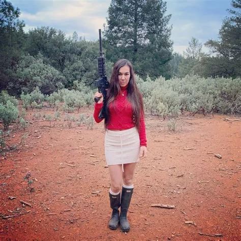 Instagram Babes Move Off Grid To Grow Cannabis And Live The Simple Life