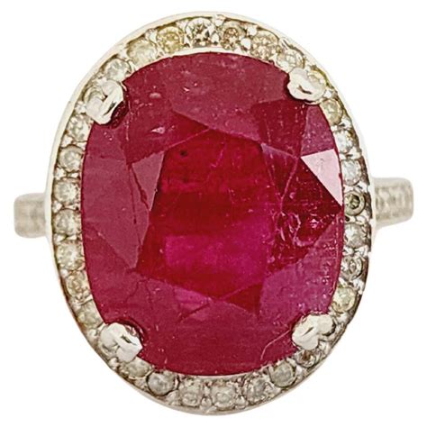 Elegant Ruby Diamond Ring 14 Karat White Gold At 1stdibs Beautiful