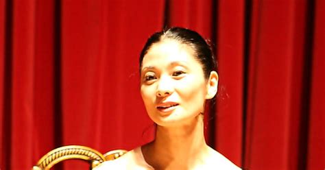 인터뷰하는 강수진