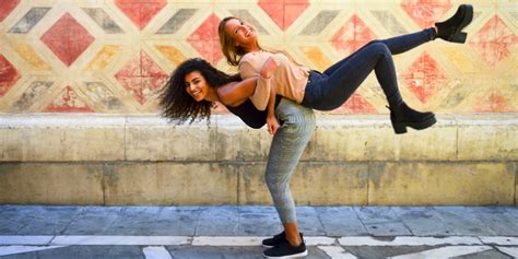 The Most Comforting Zodiac Signs And How They Cheer Their Friends Up