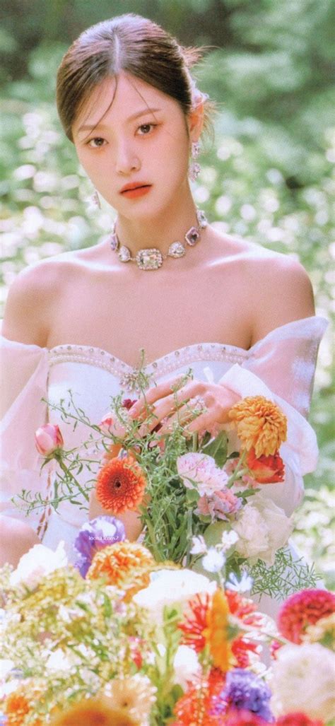 Heejin And Hyunjin Loona Matching Wallpapers Matching Wallpaper