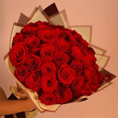 Ramo Buchón De 50 Rosas Kusisiña