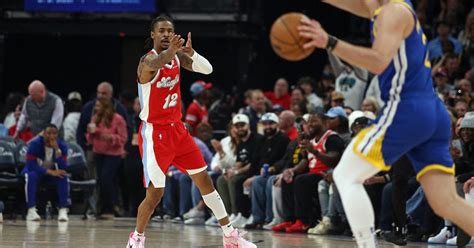 Nba Jo Morant écope Dune Amende De 75 000 Dollars Pour Avoir Mimé Un Pistolet Avec Ses Doigts