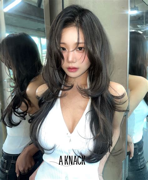 어낵툴 김민영 레이어드펌 하이레이어드컷 염색 📌시그니처 레이어드펌 허그펌 미디움 ~롱 레이어드 디자인 층층이 쌓이는 볼륨과 레이어로 산뜻하고 가볍게 연출해보세요