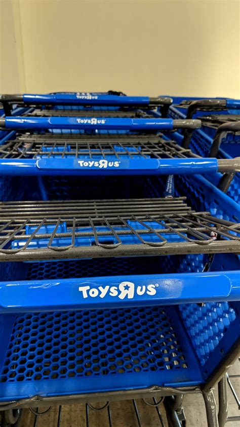 The Liquor Store Im Shopping In Has Old Toys R Us Shopping Carts R