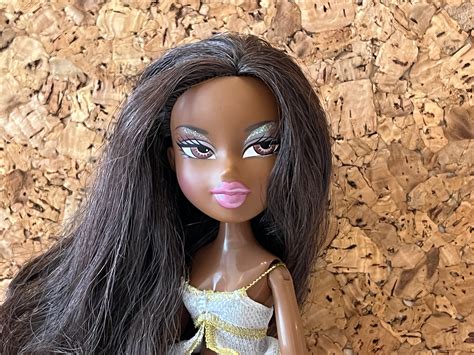 Bratz Passion Fashion Dolls Yasmin Brunette Complete Outfits New I