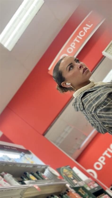 Hott Women With A Beautiful Sexy Face Bending Over At Target 😮‍💨💦 Forum