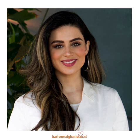 Sodaba Abibzay Zet Zich Op Verschillende Manieren In Voor Afghanistan Hart Voor Afghanistan