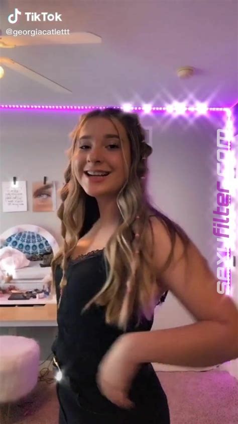 6 Hot Sexy Georgia Catlett Bikini Pics