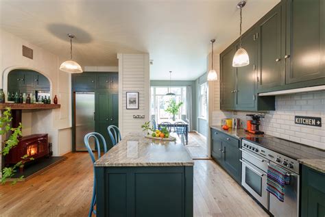 The Sex Education House Is Up For Sale See Inside Symonds Yat Chalet