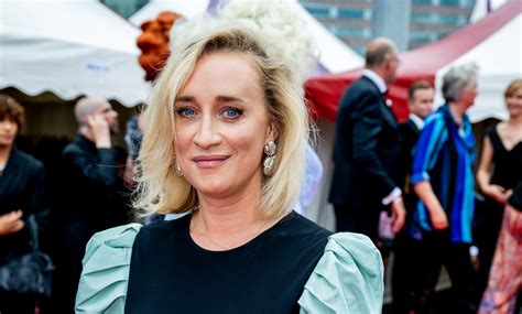 Eva Start Zoektocht Naar Knappe Jongen En Bibi Krijgt ‘iewl Naar Haar