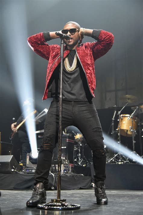 Usher Lawsuit Details Alleged Gay Sex Emotional Distress