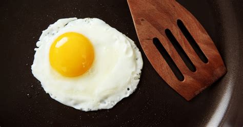달걀프라이 맛은 ‘반숙이 좋아도 단백질 섭취엔 ‘완숙
