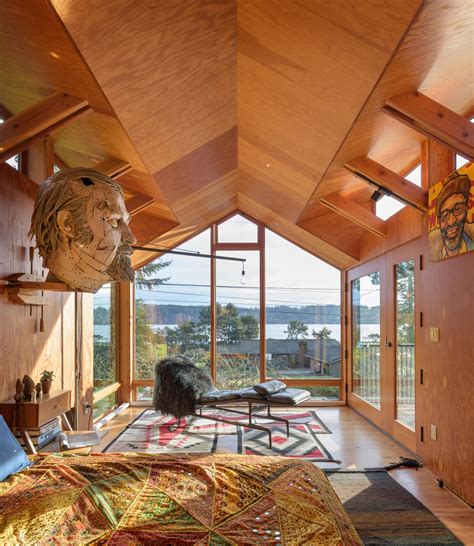 Olson Kundig Principal Designs His Own Cosy Beach Cabin