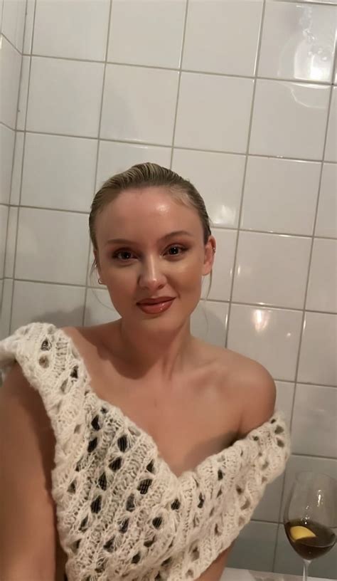 Zara Larsson Image