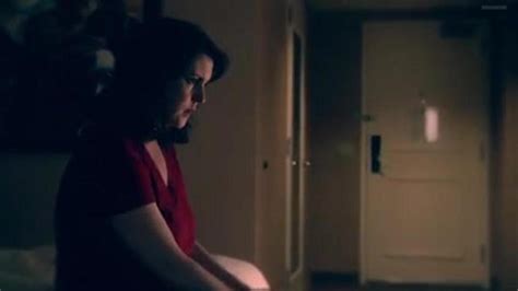 Melanie Lynskey Togetherness S02e01