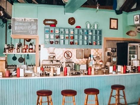 3 4 Snapshot Of Lukes Retro Diner Gilmore Girls Coffee Gilmore Girls
