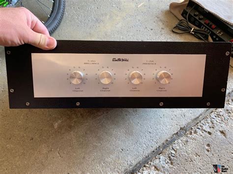 Custom Ev Speaker Cabinets With External Ev Crossover System Tone