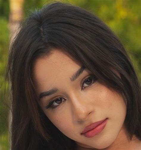 Mickey Violet Biography Wiki Age Height Career Photos And More