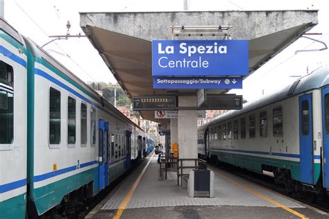 Train Station In La Spezia The Largest City In The Area W Flickr