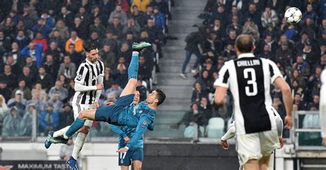 21 Of The Best Bicycle Kicks Of All Time Ronaldo Rooney Zlatan